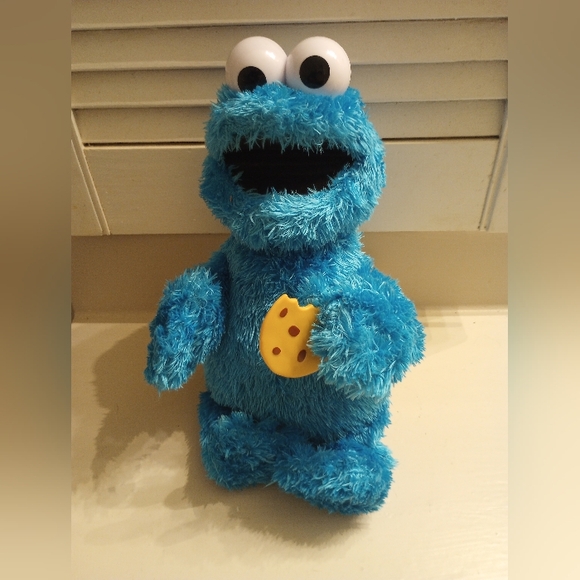 Sesame Street | Toys | Sesame Street Feed Me Cookie Monster Talking ...